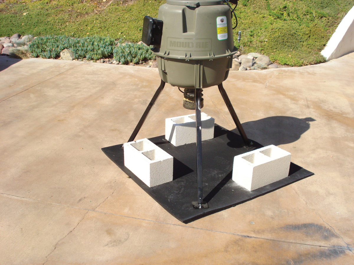 NEW OvoControl Tripod Feeder – Bird Barrier